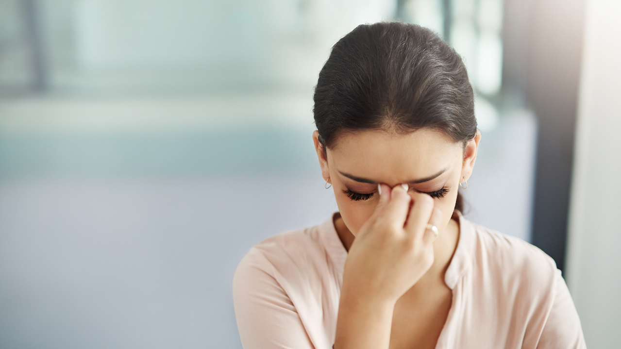 Why Do My Eyes Feel Dry Symptoms Treatments And When To See The Doctor why-do-my-eyes-feel-dry-symptoms-treatments-and-when-to-see-the-doctor